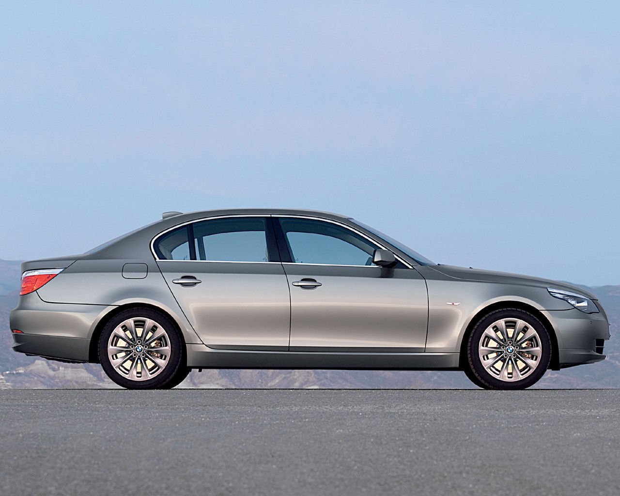 BMW 5-Series, 528i, 535i, 550i, M5 - Free 1280x1024 Wallpaper / Desktop ...