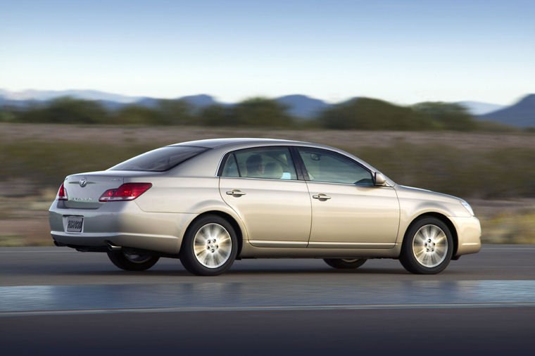 2010 Toyota Avalon Limited - Picture / Pic / Image